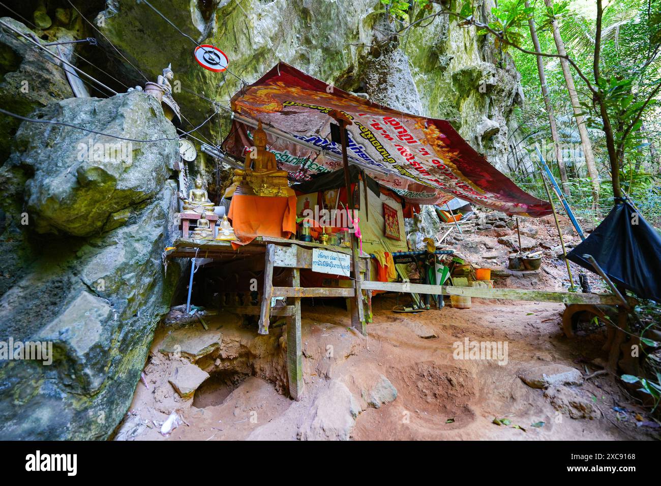 Caverns of the Tiger Cave Temple (Wat Tham Sua) where buddhist monks ...