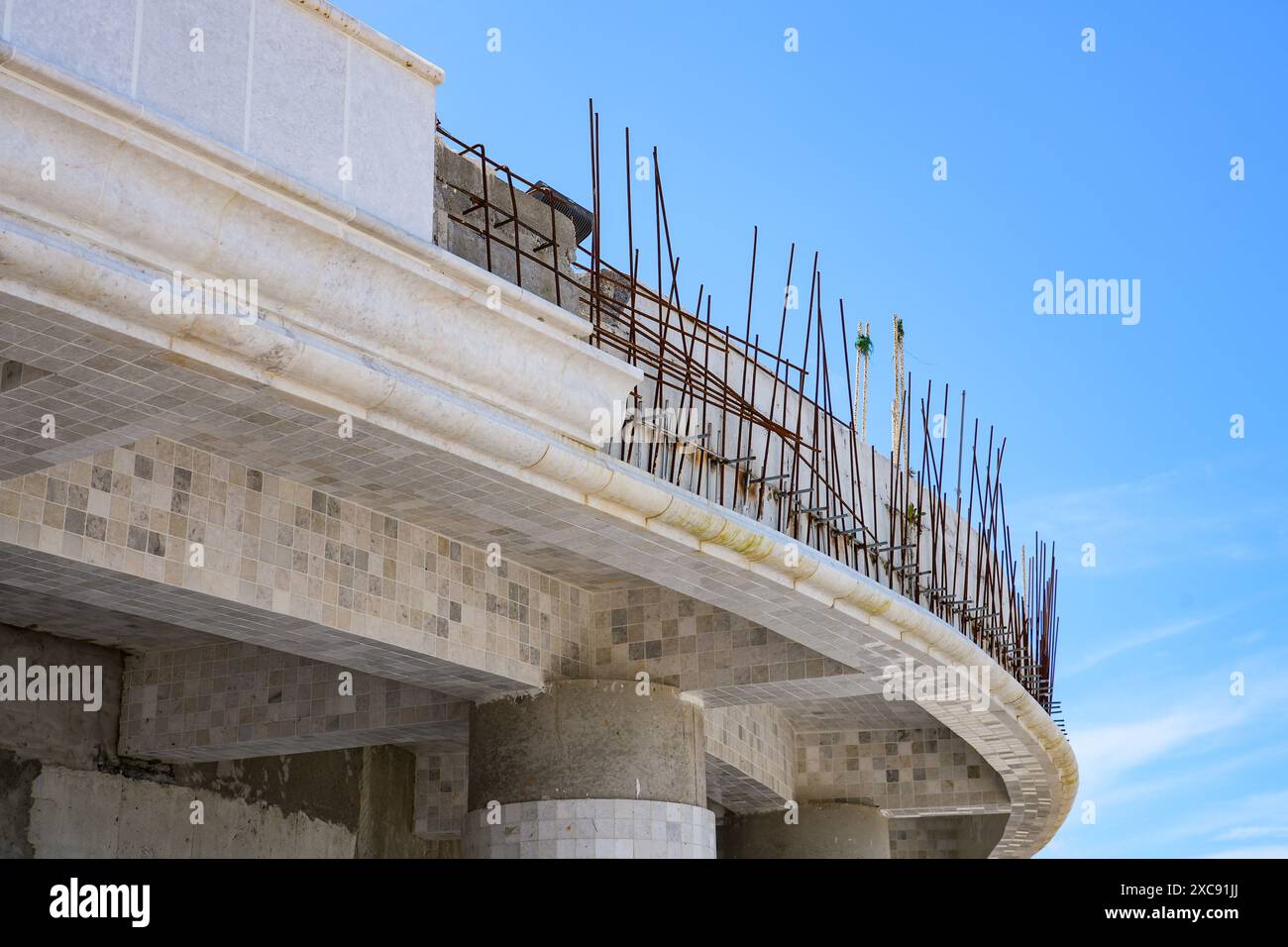 Giant cornice hi-res stock photography and images - Alamy