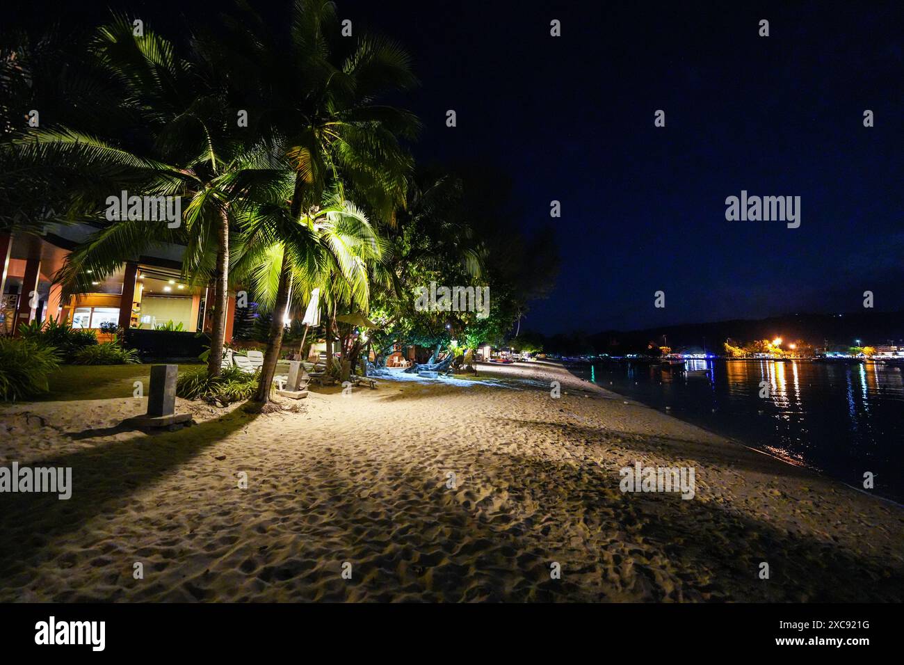 Ton Sai beach on Koh Phi Phi island in the Andaman Sea at night, Krabi ...