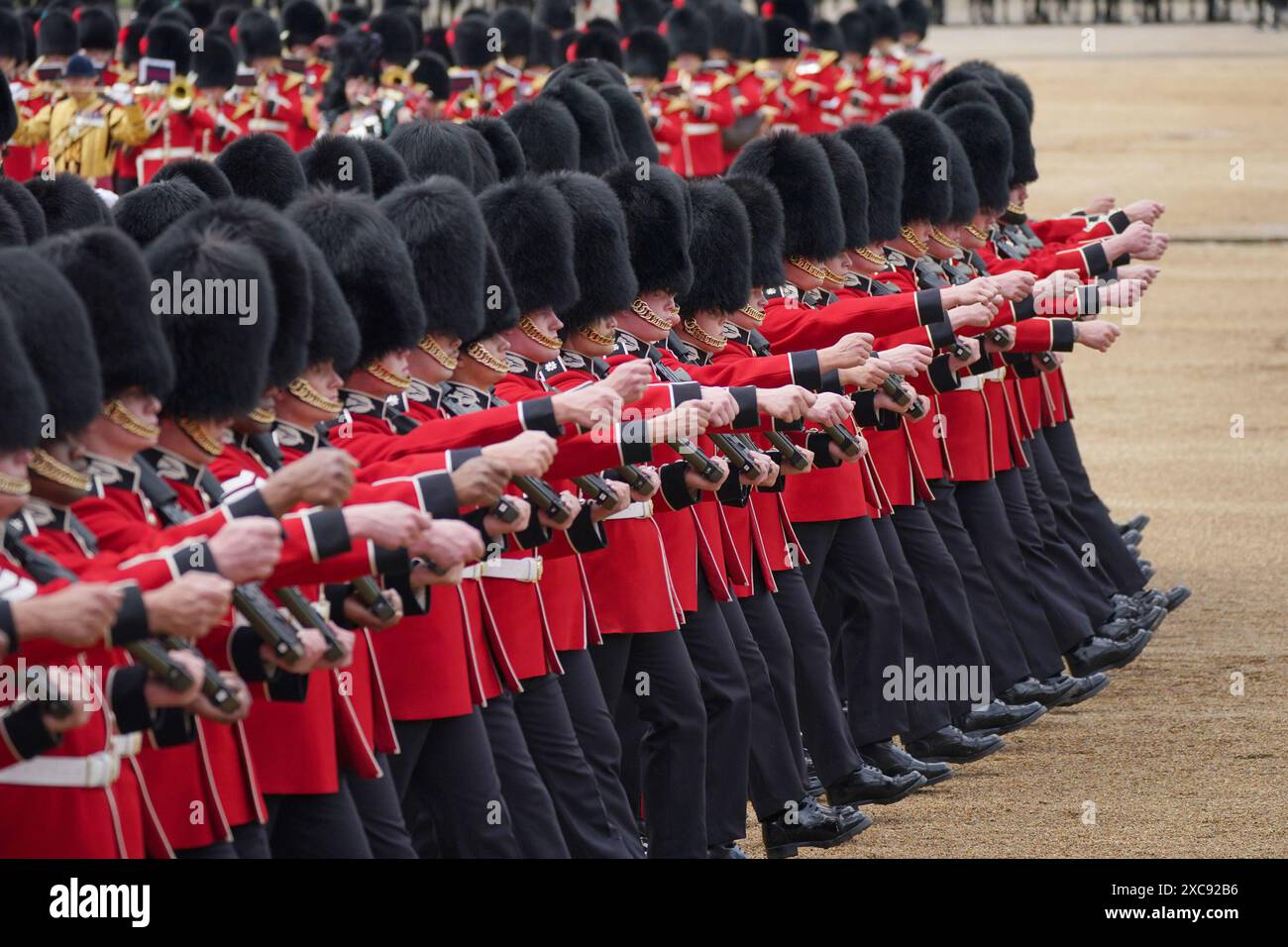 RETRANSMITTED CORRECTING GUARDS REGIMENT FROM WELSH to SCOTS Members of ...