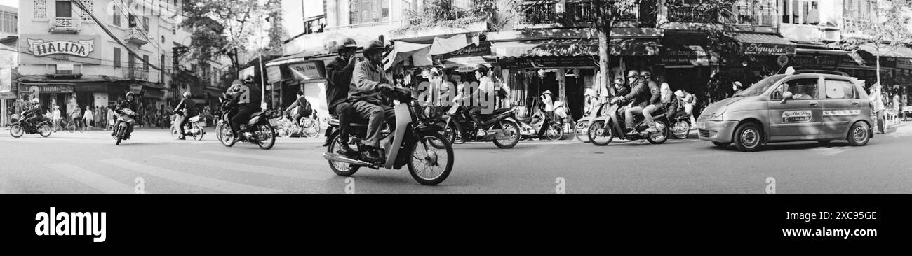 Vietnam Vietnam, 2080808, Mopedfahrer ,in saigon *** Vietnam Vietnam ...