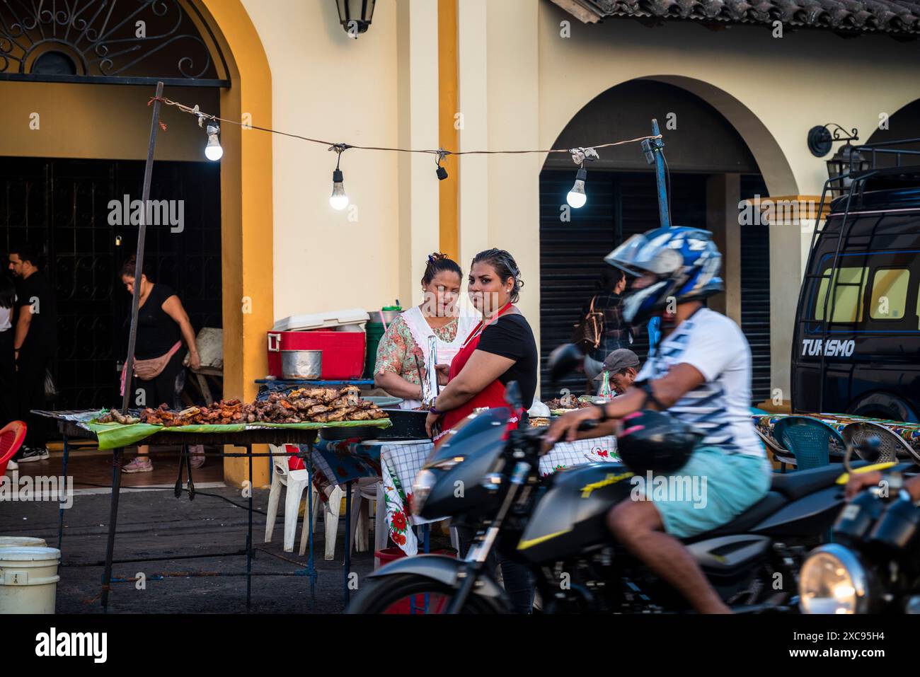 Food stalls in front of the Central Market, Leon, Nicaragua Stock Photo ...