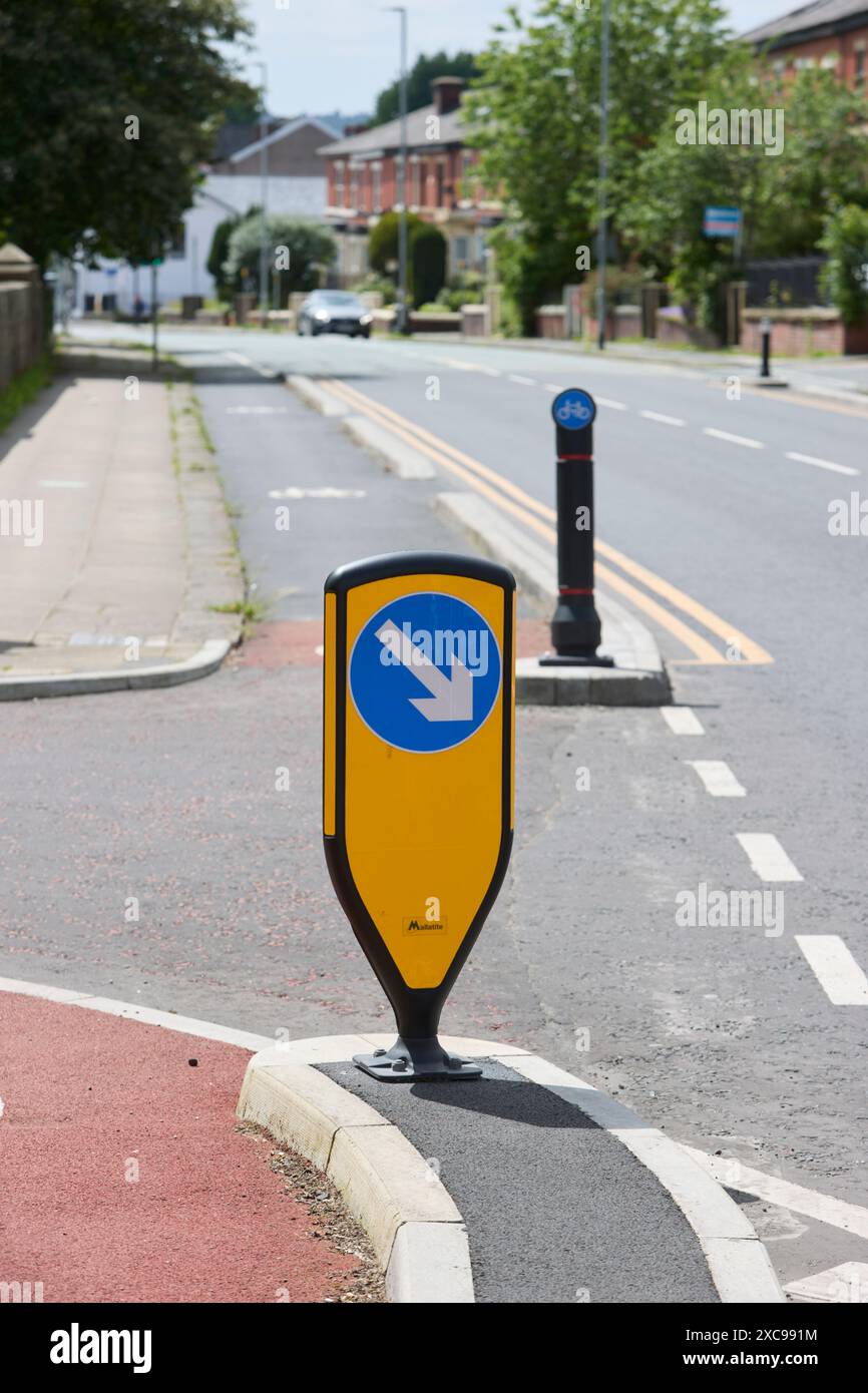Keep right road sign, self righting road bollard with reflective ...