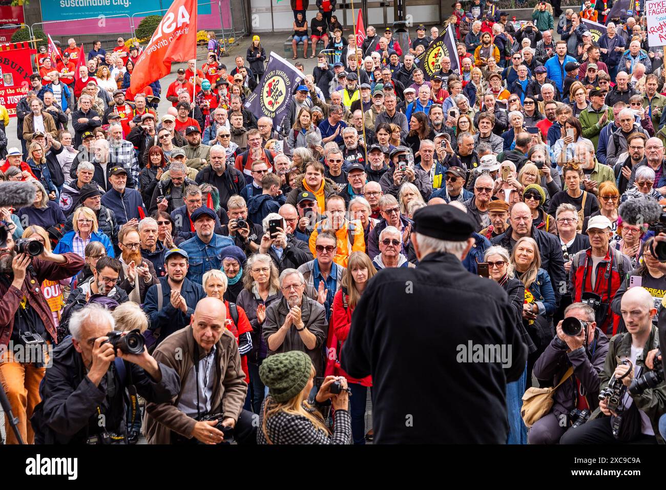 Arthur scargill miners march 1984 hi-res stock photography and images ...