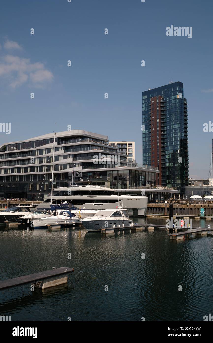 Views of The luxury Harbour hotel and marina of Ocean Village ...