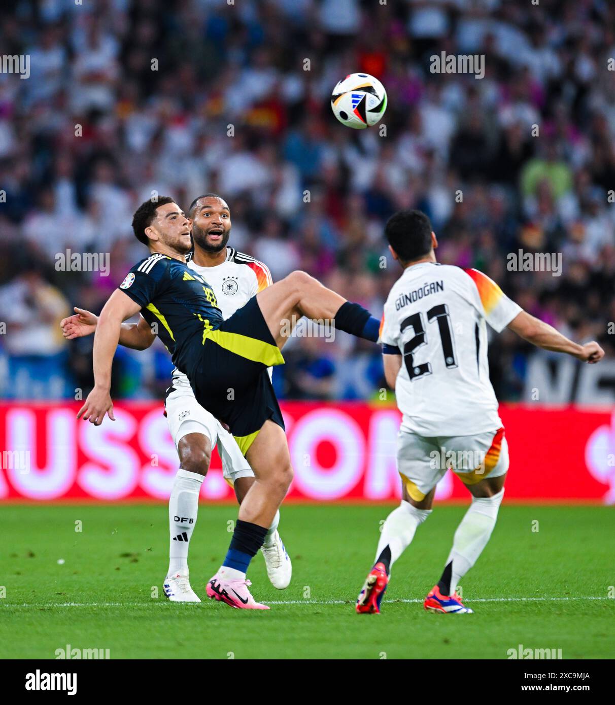 ChÃ Adams Scotland, Jonathan Tah Germany und Ilkay Gündogan Germany ...