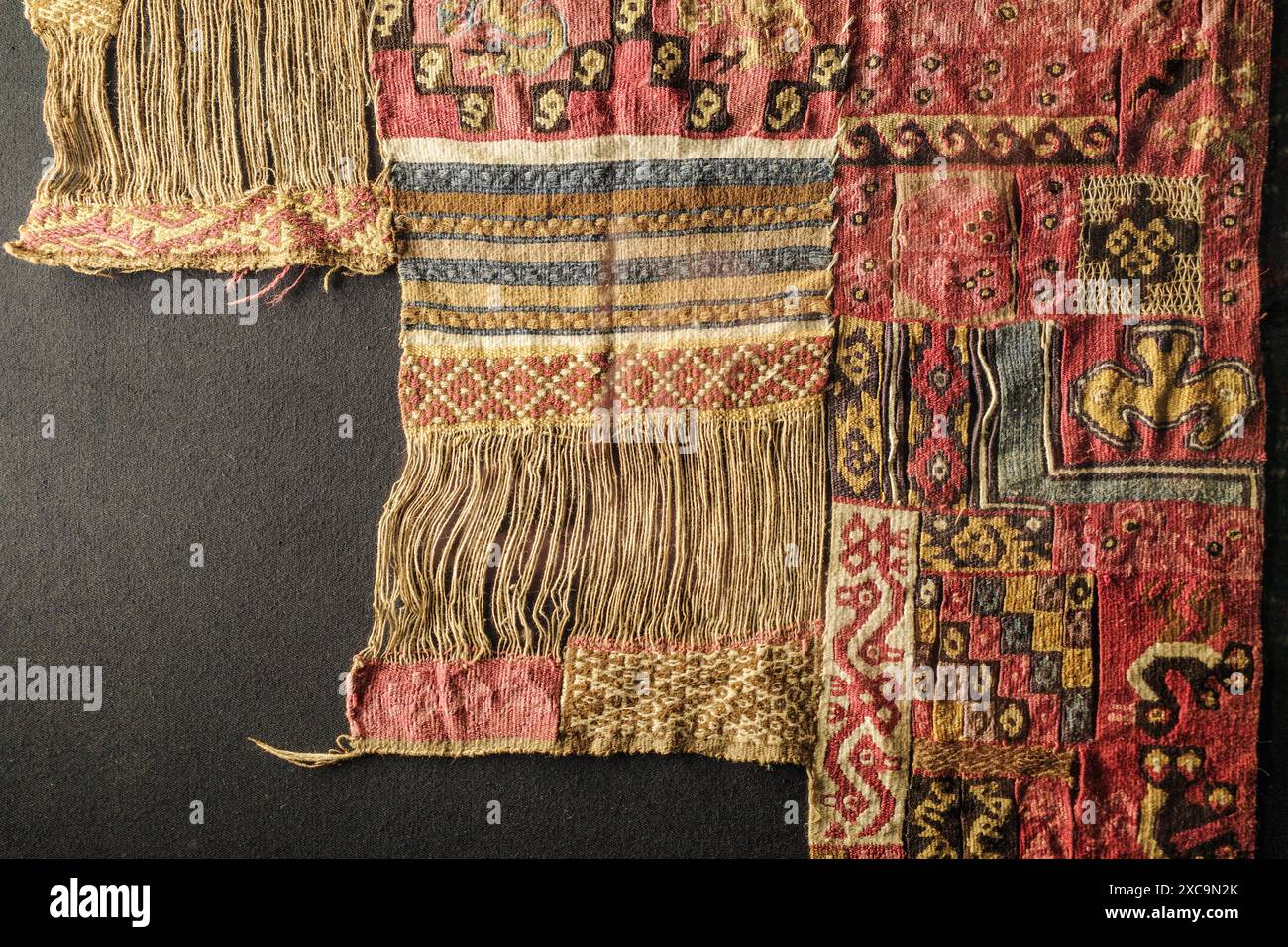 Paracas textile hi-res stock photography and images - Alamy