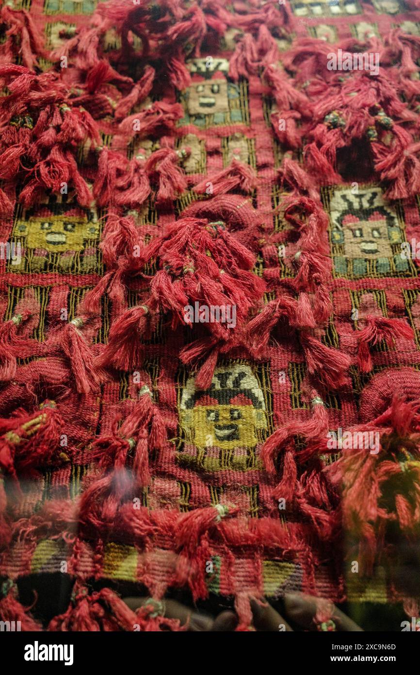 Museo paracas hi-res stock photography and images - Alamy