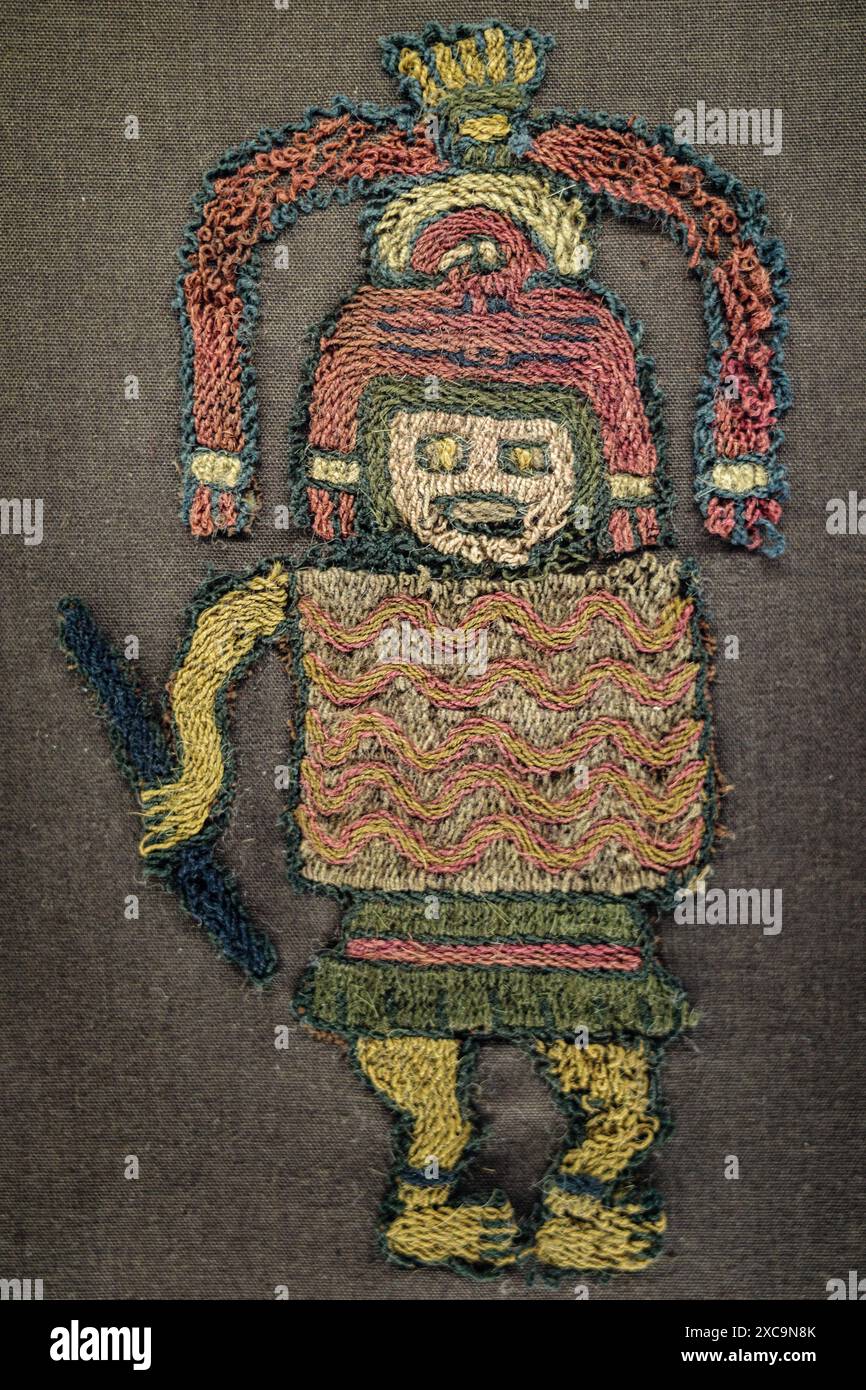 Paracas textile hi-res stock photography and images - Alamy