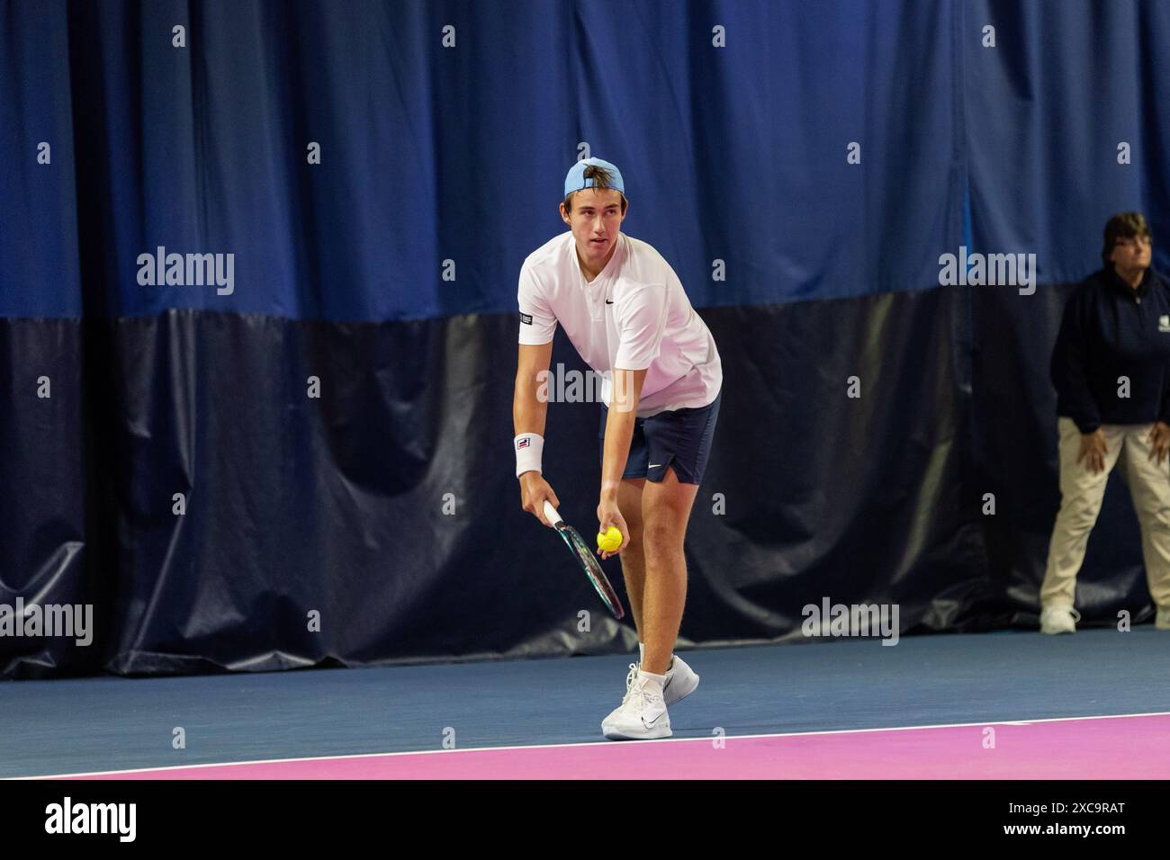 Oliver bonding hi-res stock photography and images - Alamy