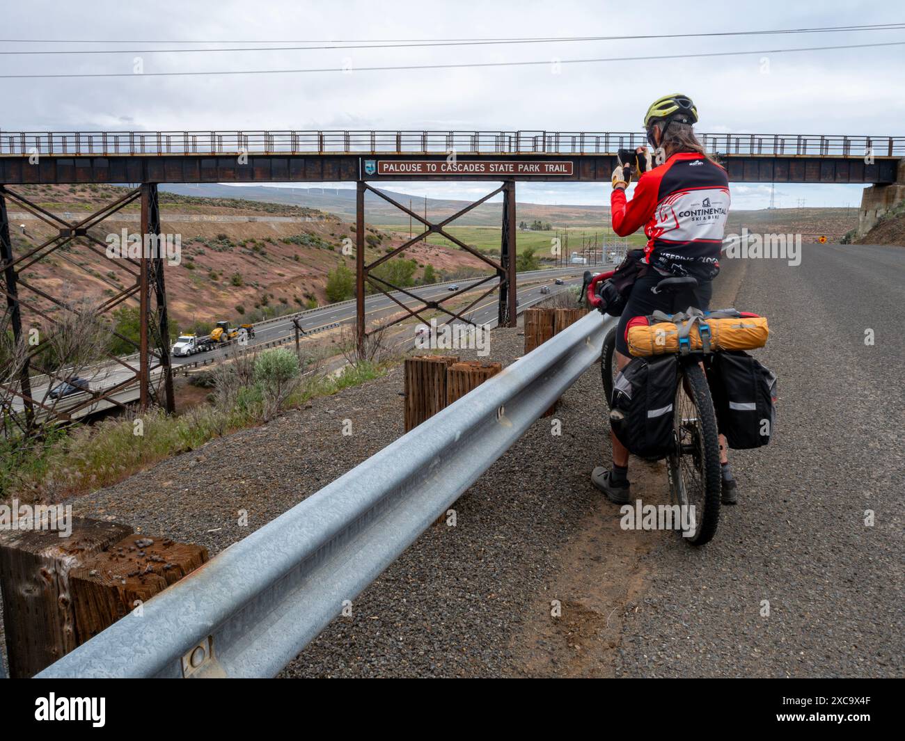 WA25390-00...WASHINGTON - Tom Kirkendall photographing the massive sign ...