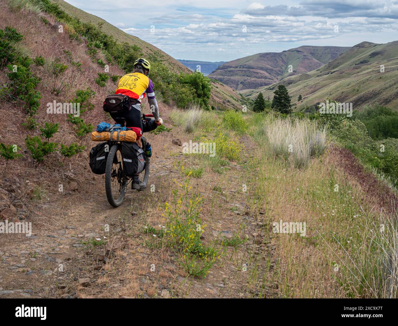 Descending from the colockum hi-res stock photography and images - Alamy