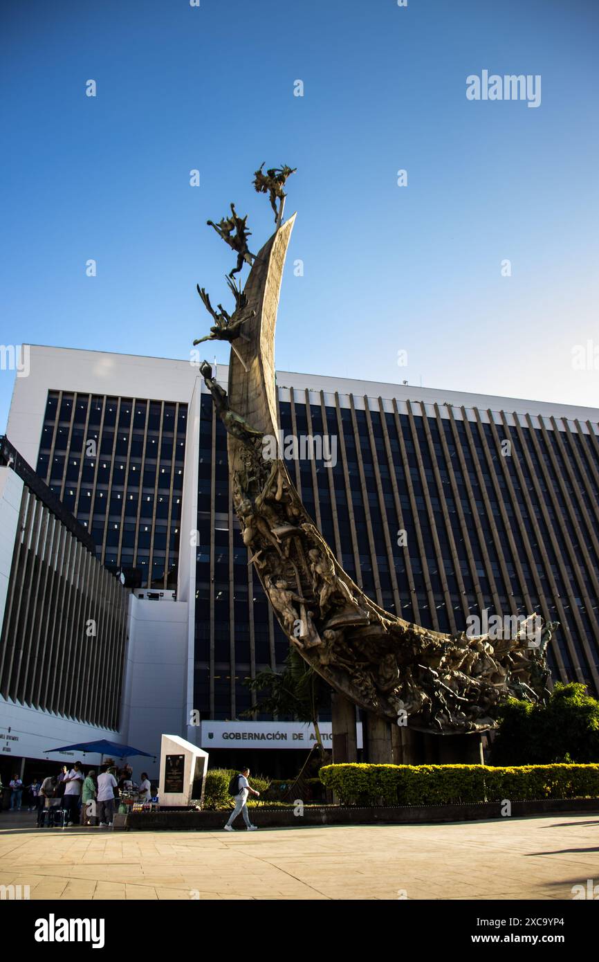 Monument to the race rodrigo arenas hi-res stock photography and images ...