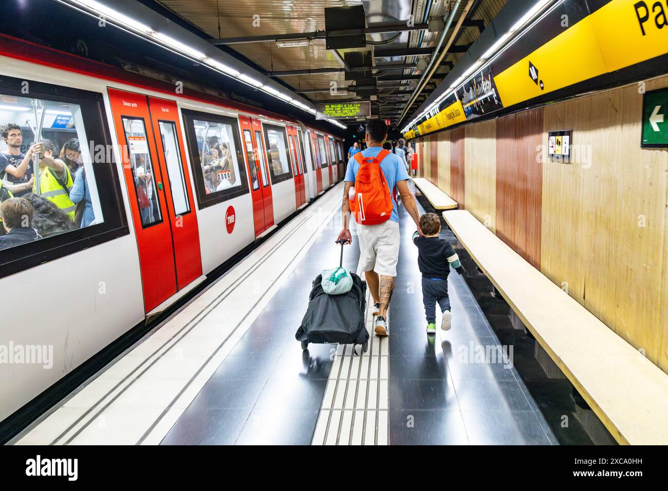 Barcelona metro system hi-res stock photography and images - Alamy