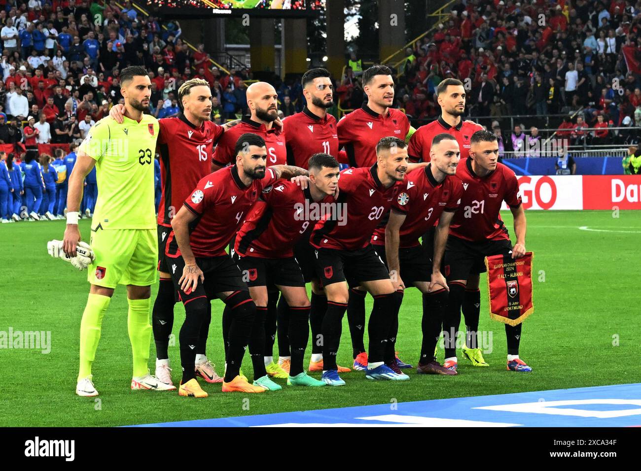 DORTMUND - Front row (l-r) Albania goalkeeper Thomas Strakosha, Taulant ...