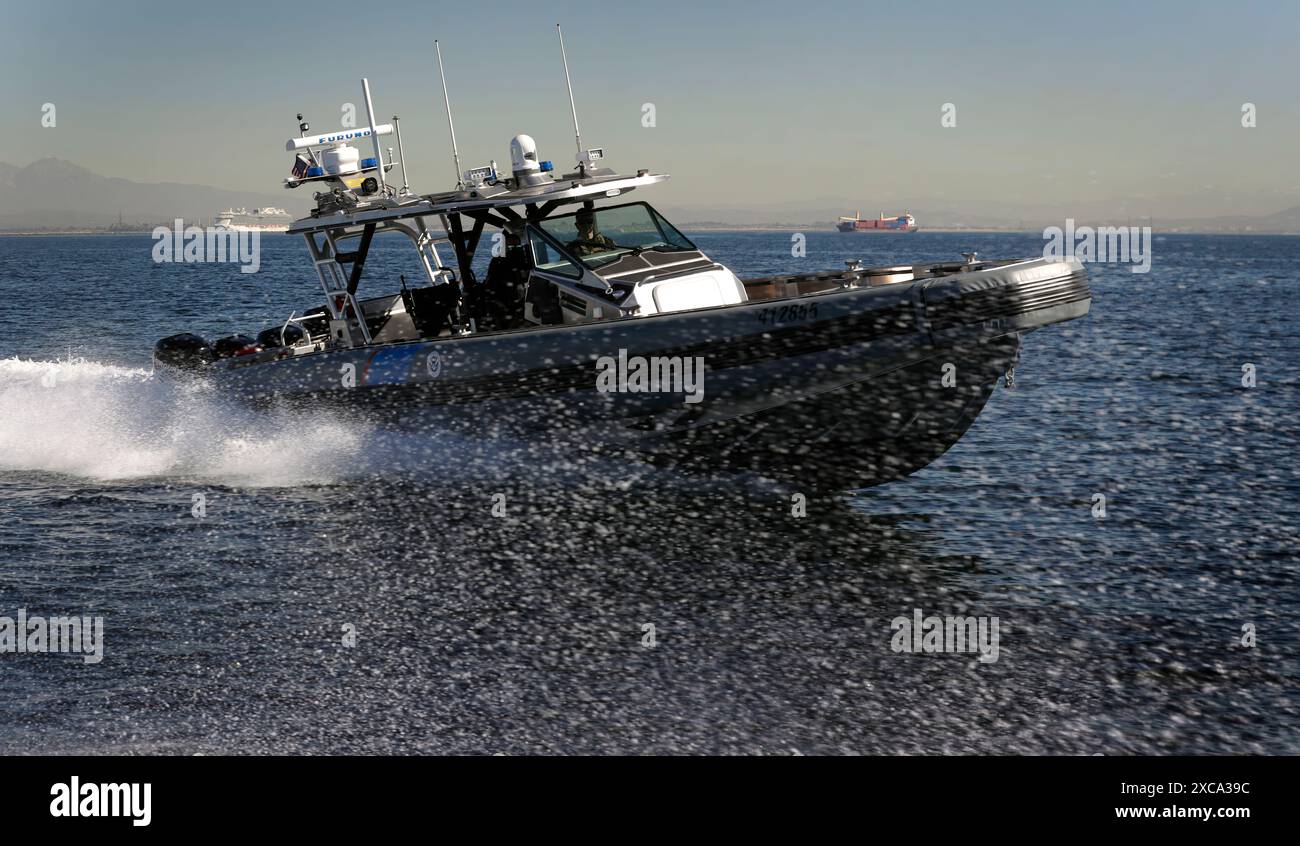 41 foot patrol boat hi-res stock photography and images - Alamy