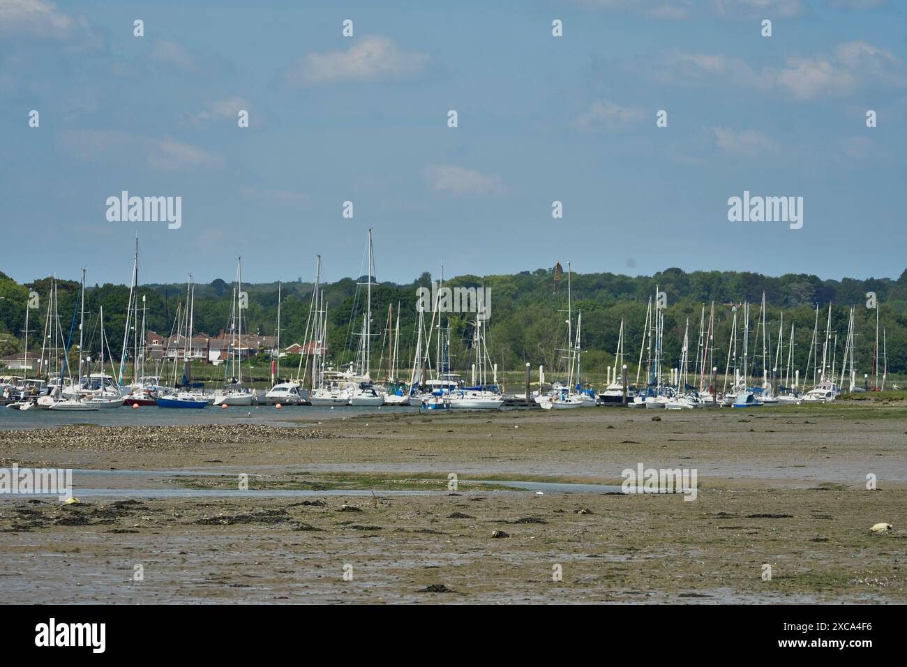 Hamble village hampshire england hi-res stock photography and images ...