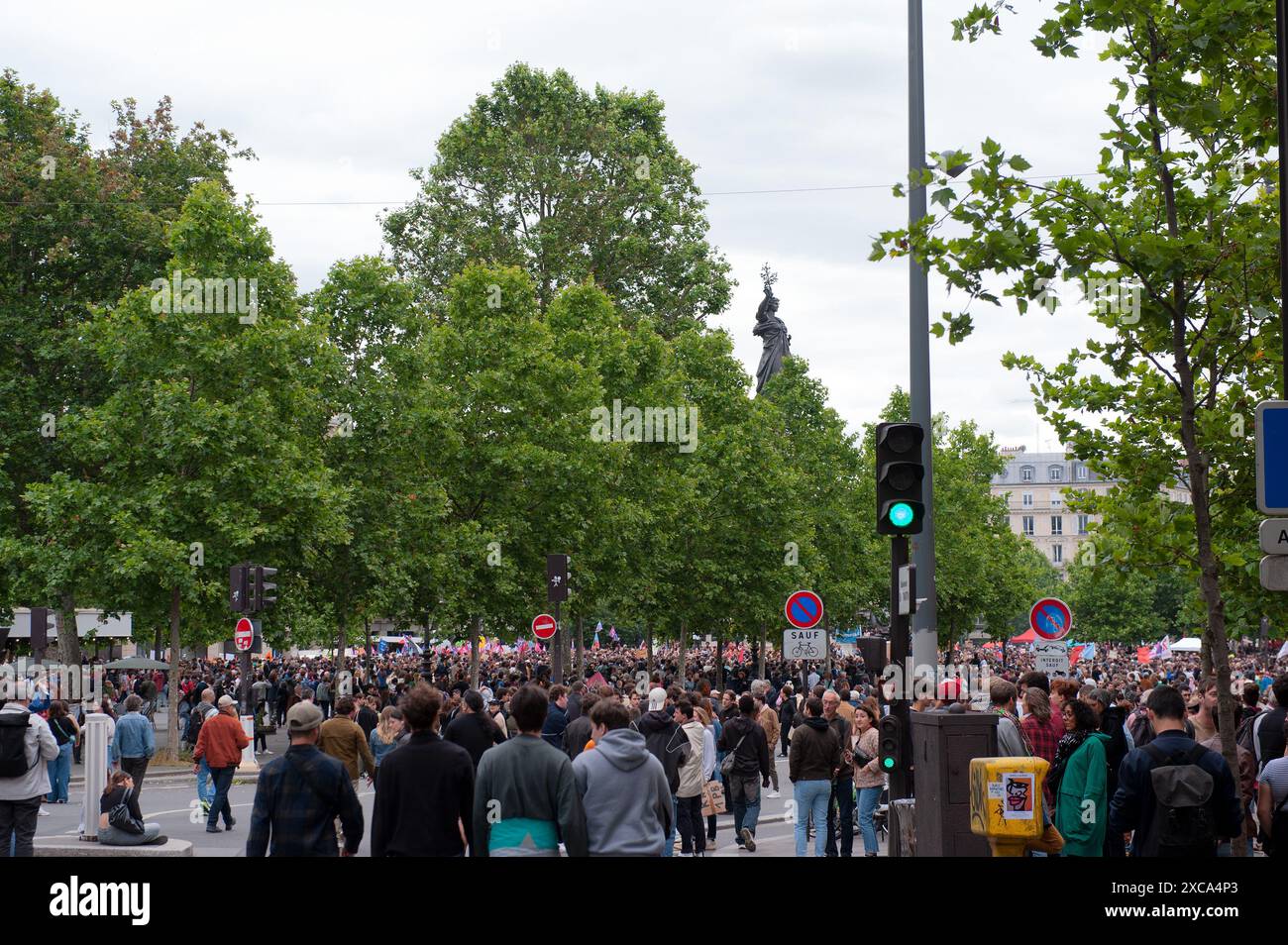 Far right france procession hi-res stock photography and images - Alamy