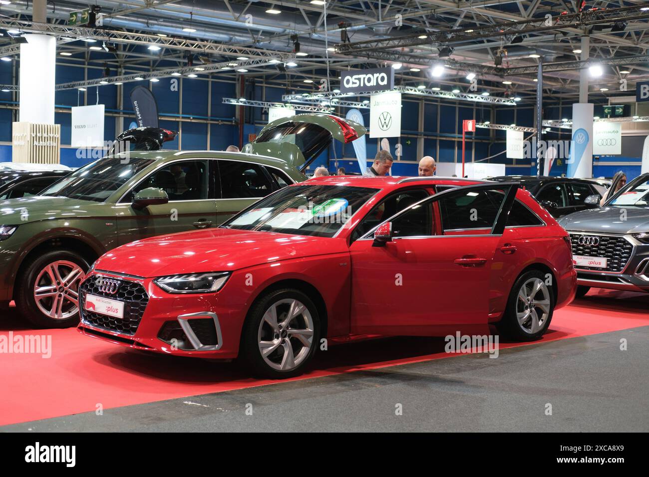 Used vehicle fair hi-res stock photography and images - Alamy