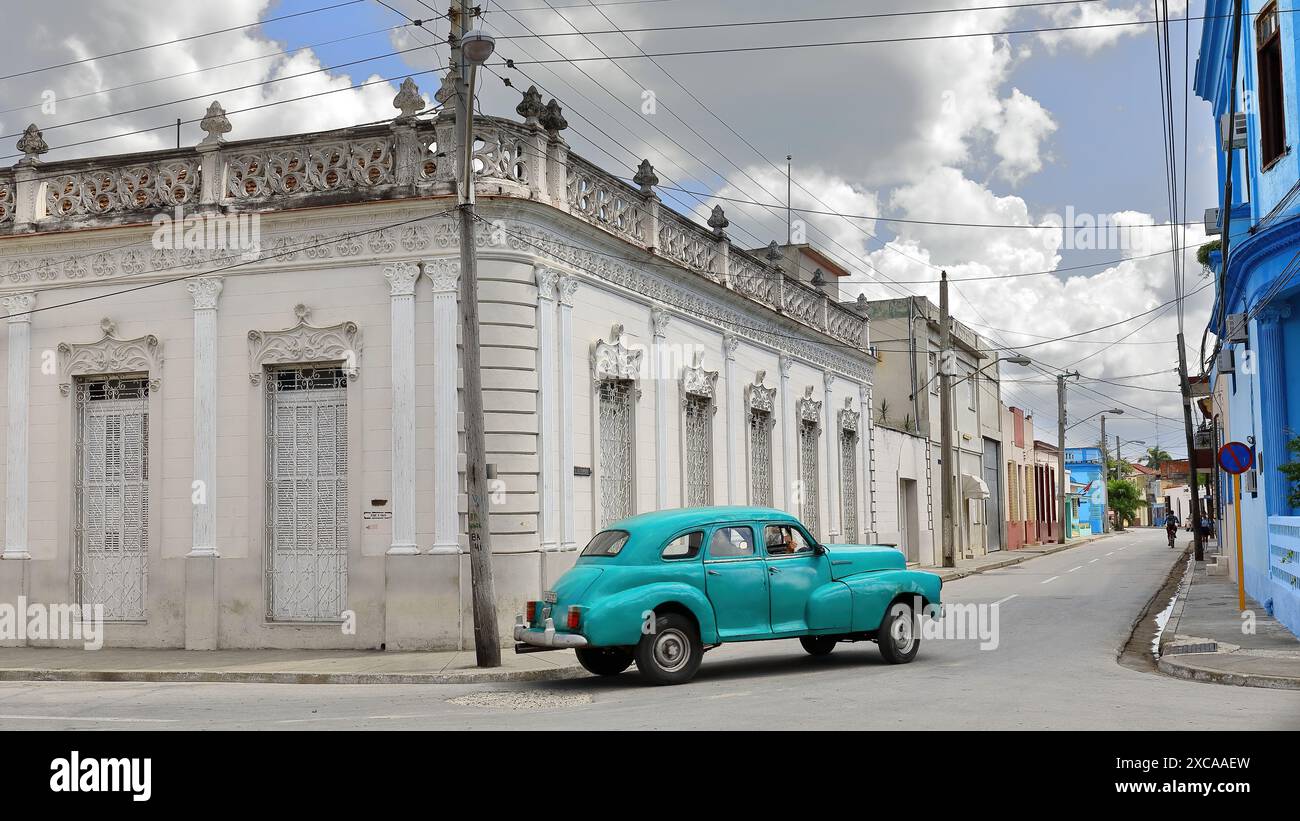 382 Side view, mint green American classic car -Chevrolet from 1947 ...