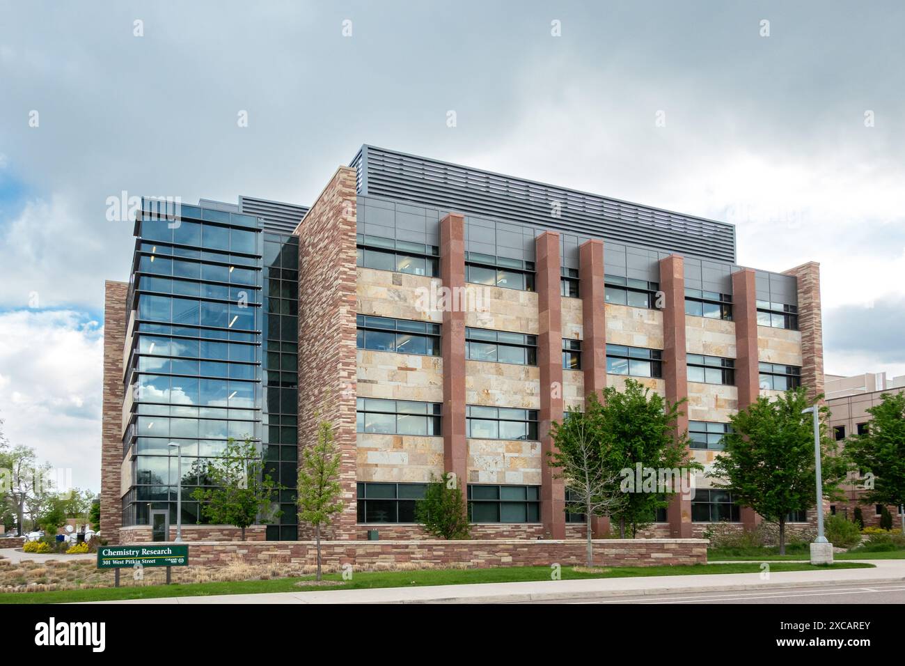 Chemistry resarch building hi-res stock photography and images - Alamy