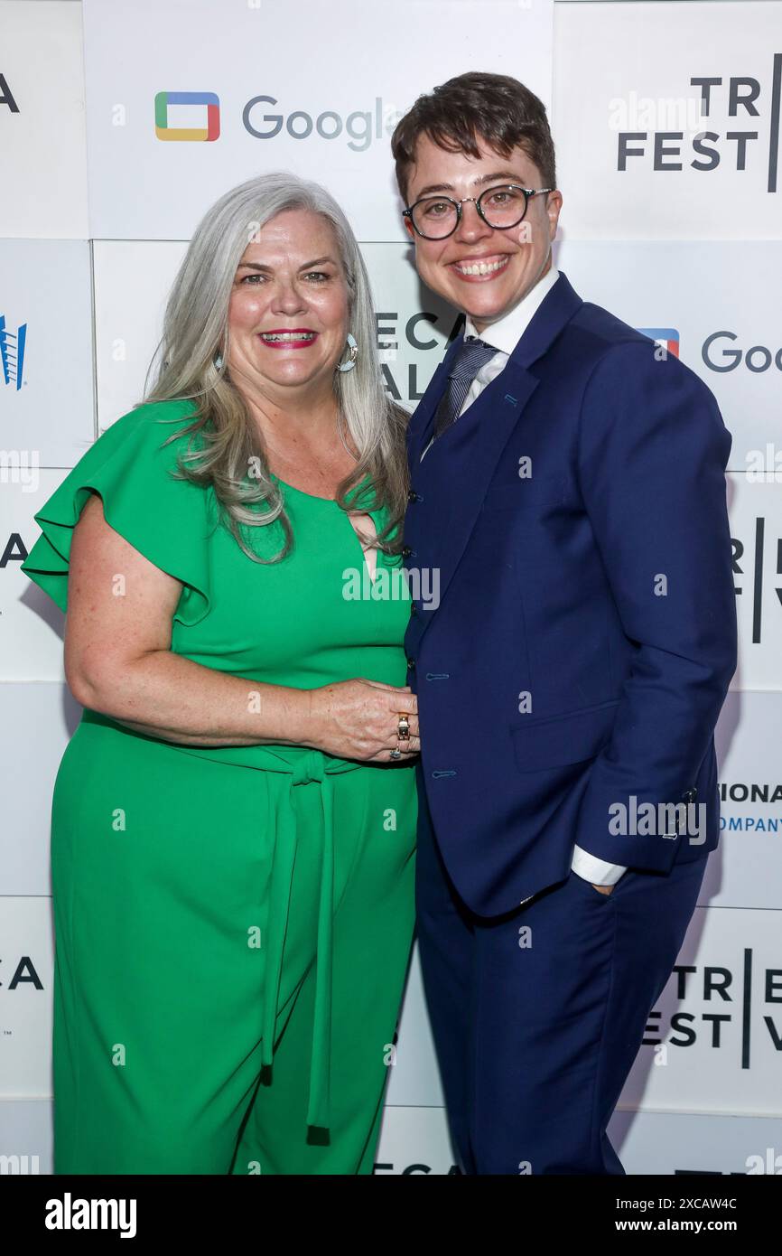 Actors Paula Pell, left, and Janine Brito attends the "Satisfied ...