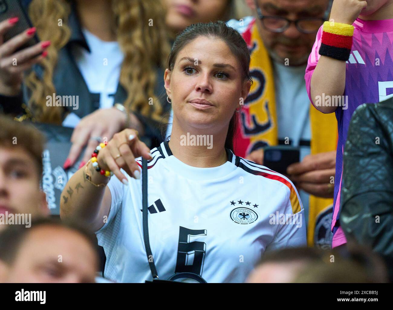 Lina Meyer, wife of Joshua KIMMICH, DFB 6, in the group stage match ...