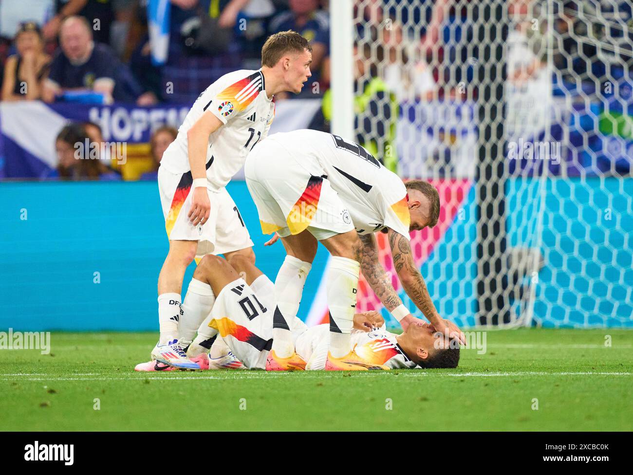 Jamal Musiala, DFB 10 after foul, Robert Andrich, DFB 23 Florian Wirtz ...