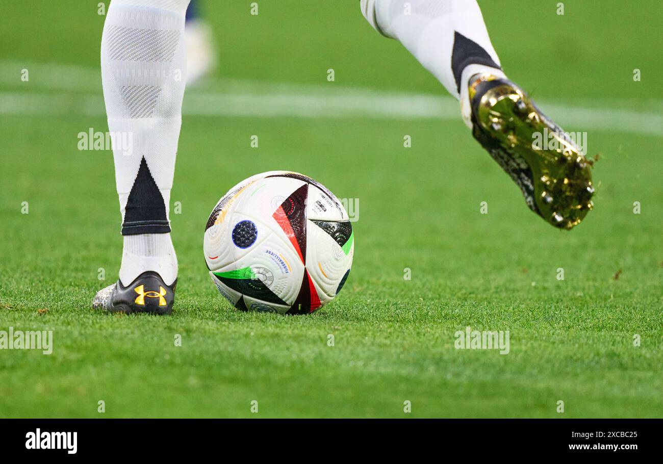 Legs of Antonio Rüdiger, Ruediger, DFB 2 with Ball, Under Armour shoes ...
