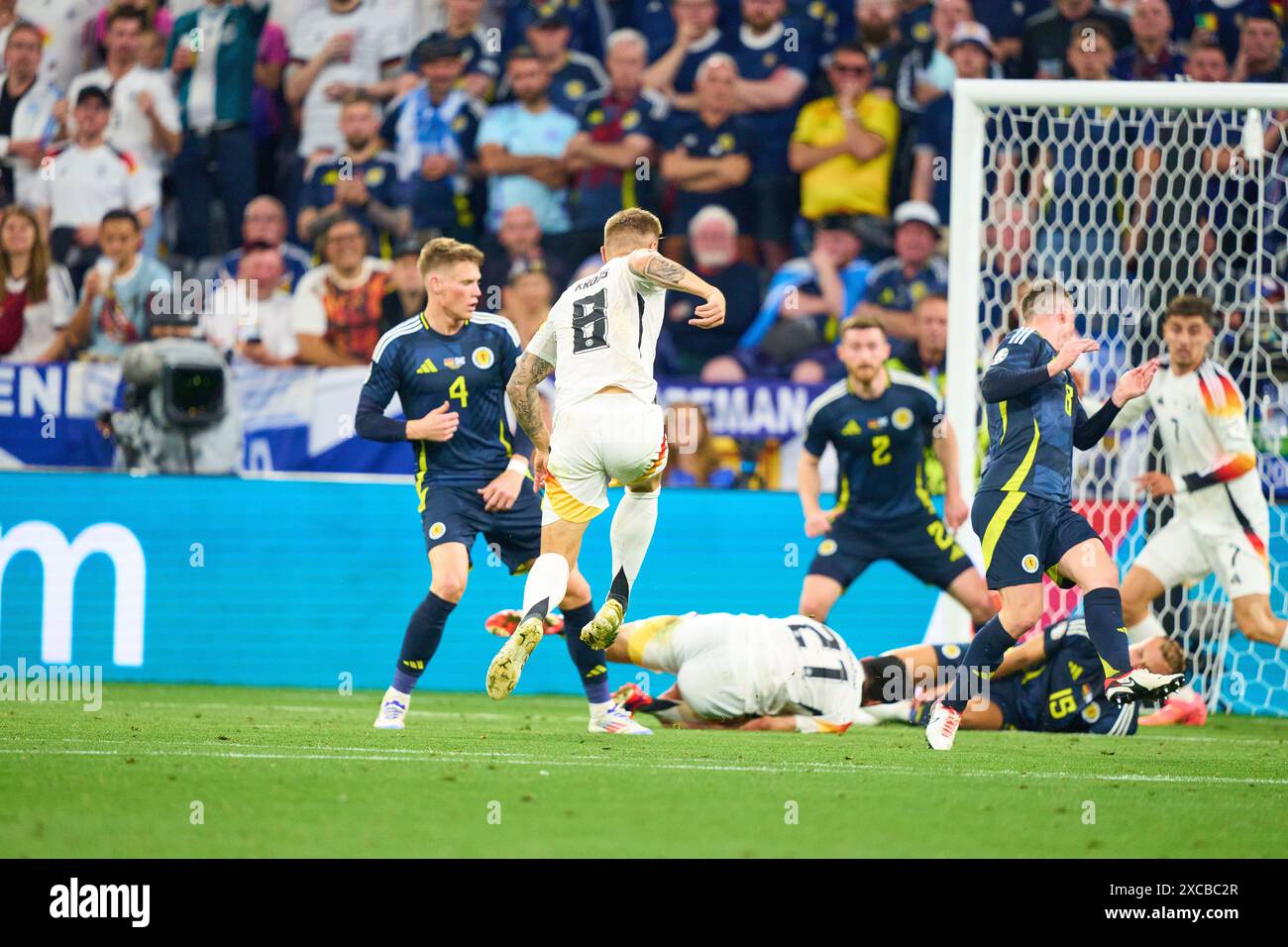Ryan Porteous, SCO 15 foul and red card on Ilkay Gündogan, DFB 21 in ...