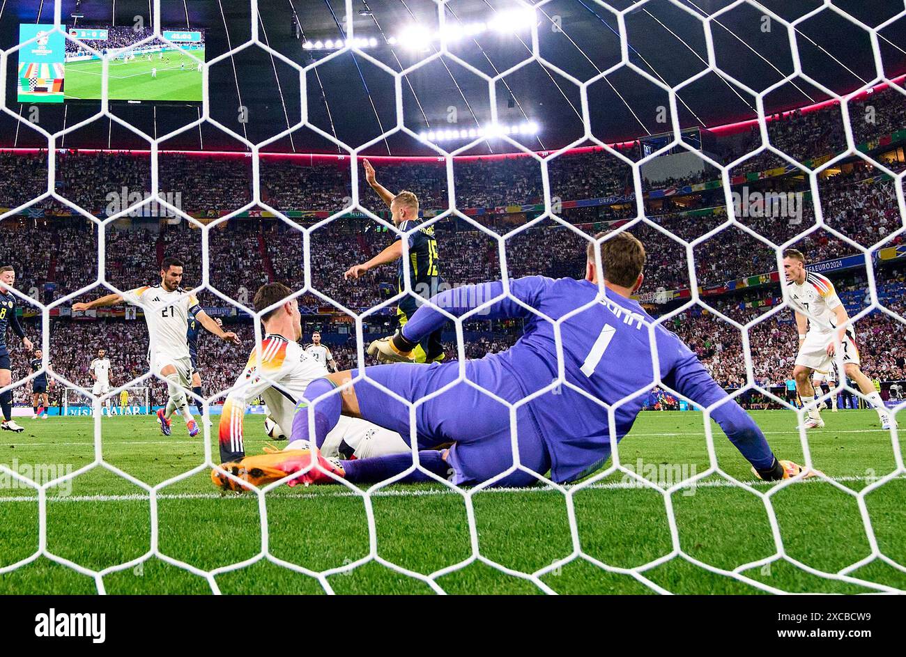 Angus Gunn, SCO 1 defend against Kai Havertz, DFB 7 Ilkay Gündogan, DFB ...