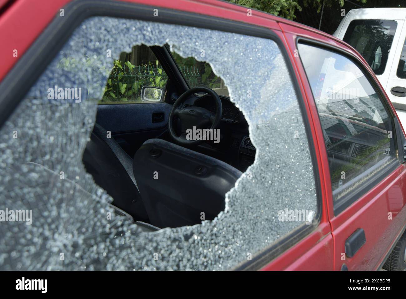 Pkw scheibe hi-res stock photography and images - Alamy