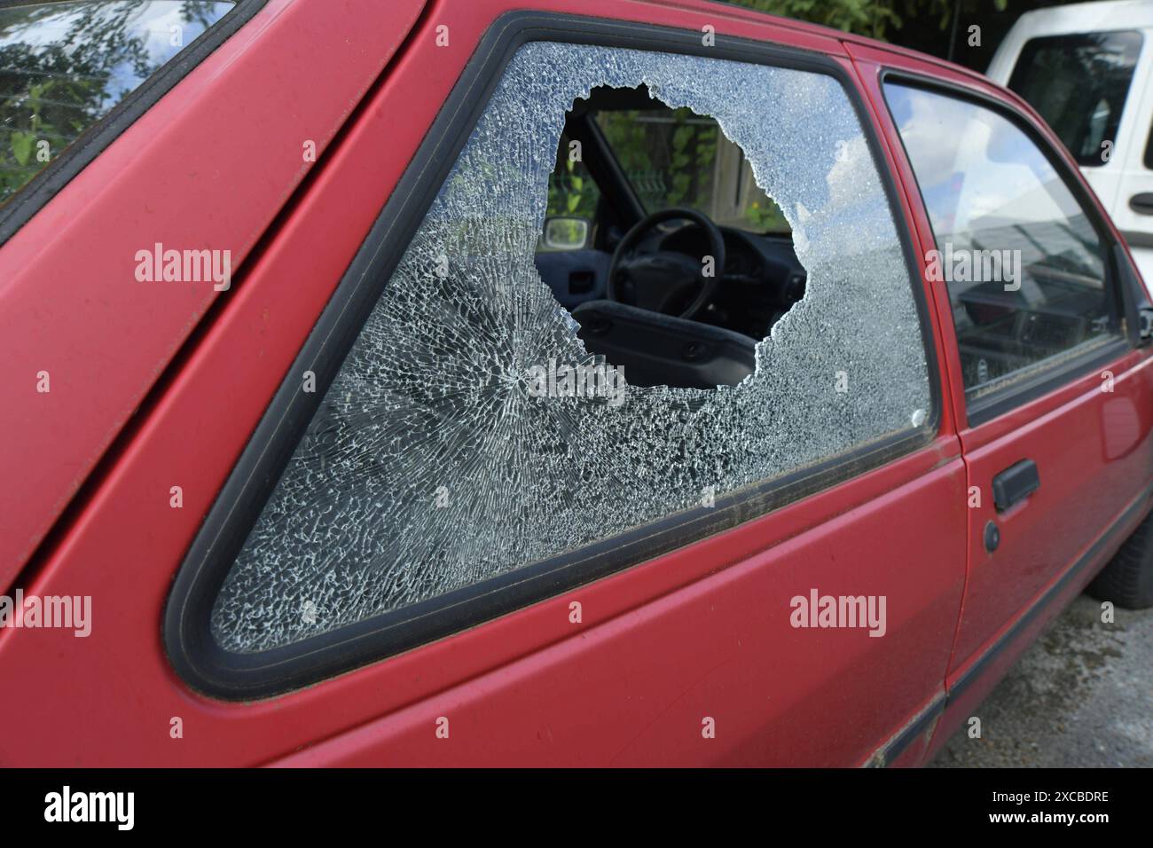 Pkw scheibe hi-res stock photography and images - Alamy