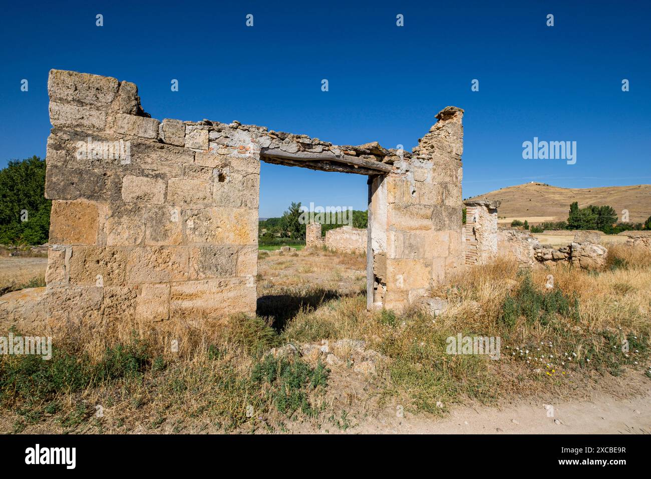 ruinas del viejo convento franciscano, El Poyo del Cid municipio de ...
