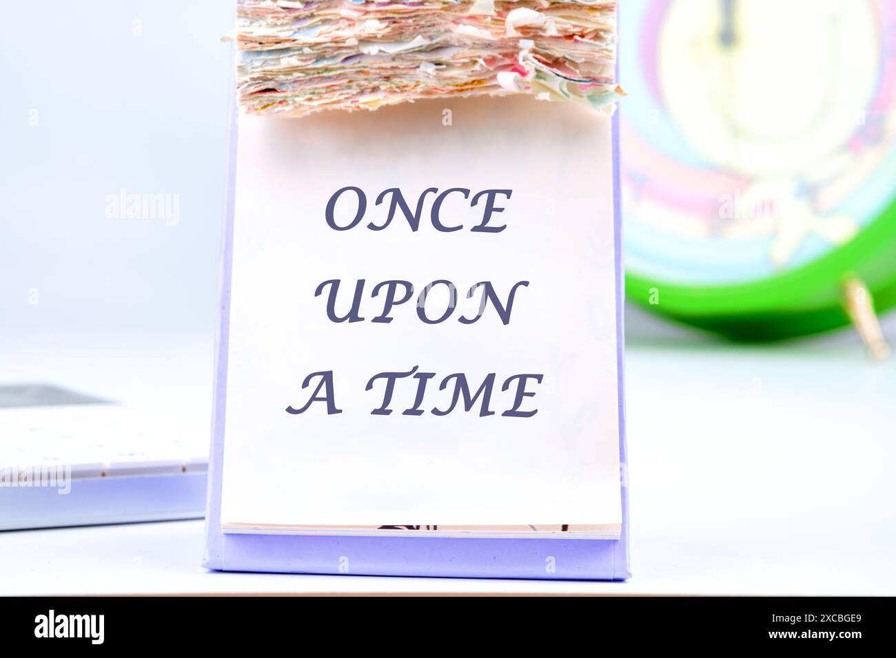 Vintage tear off calendar hi-res stock photography and images - Alamy