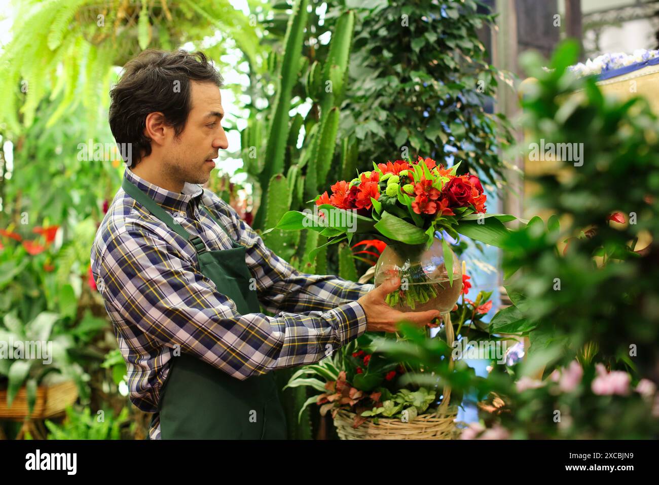 Mature florist man flower hi-res stock photography and images - Alamy