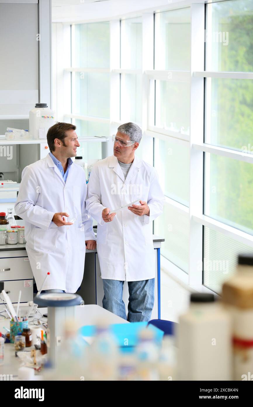 Shinthesis Lab, Research Laboratory, R&D+i, Design and synthesis of new chemical entities with ...