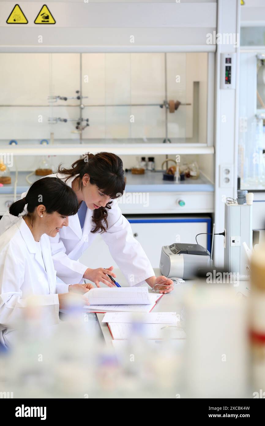 Work documents discovery new hi-res stock photography and images - Alamy