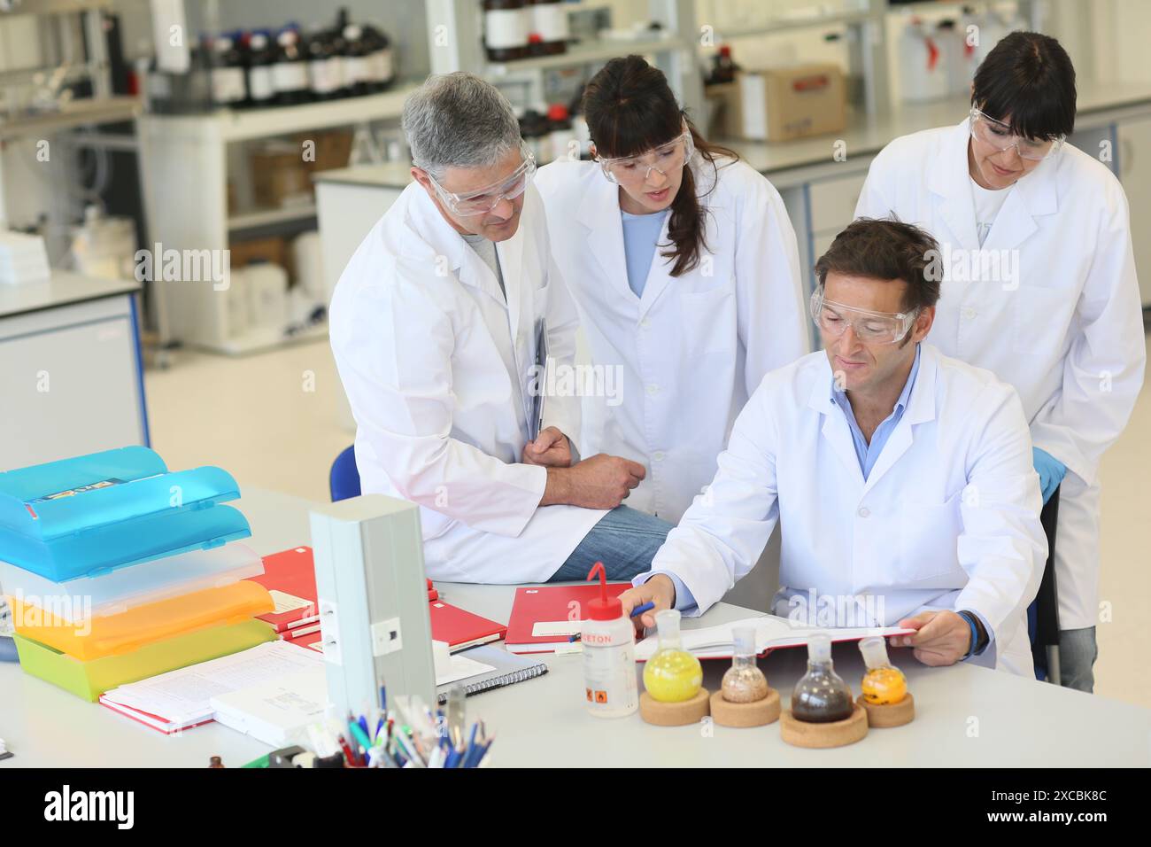 Oncology lab hi-res stock photography and images - Alamy