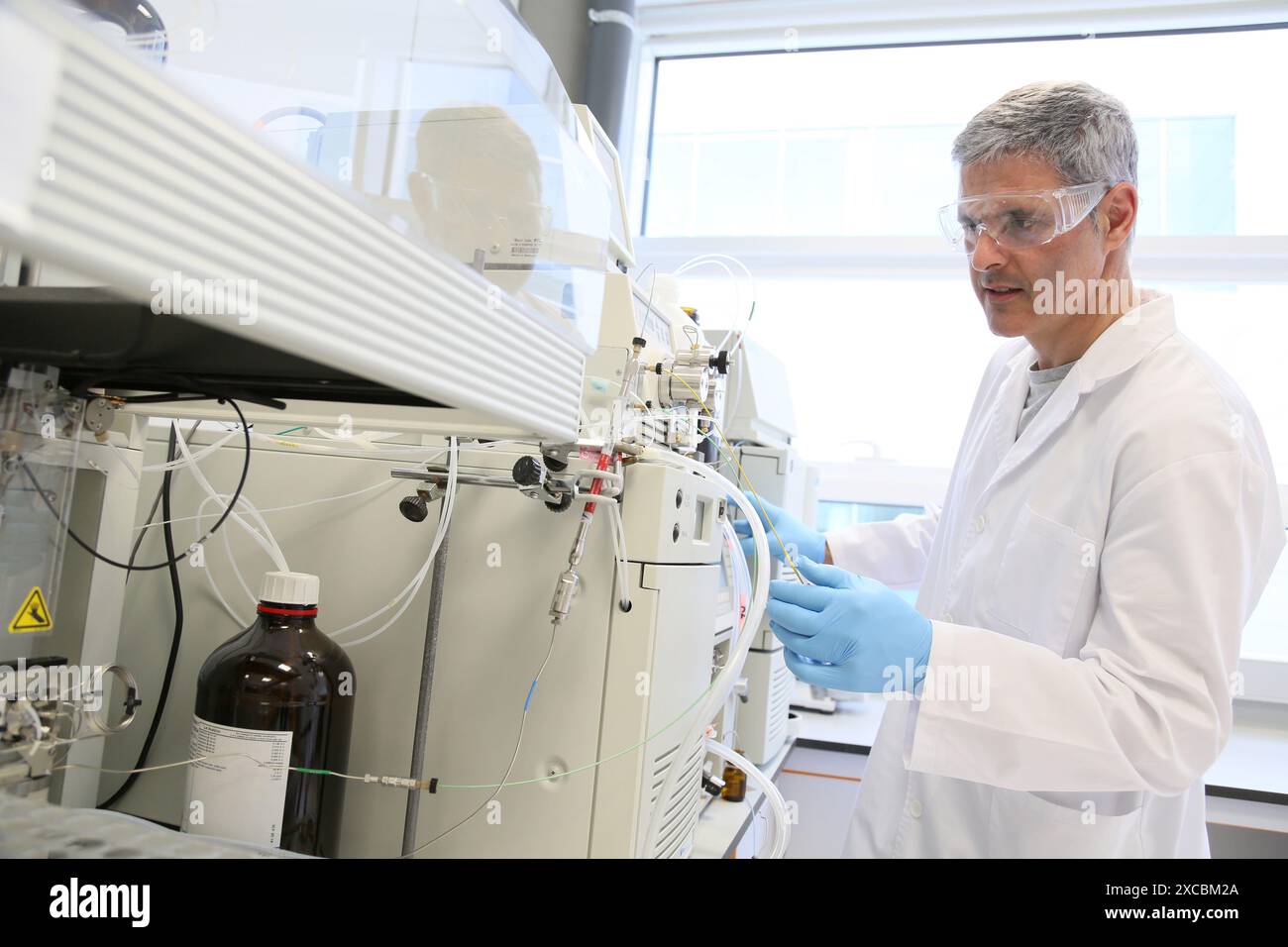 HPLC-MS High Performance Liquid Chromatography-Mass Spectrometry, Analysis Lab,Research ...