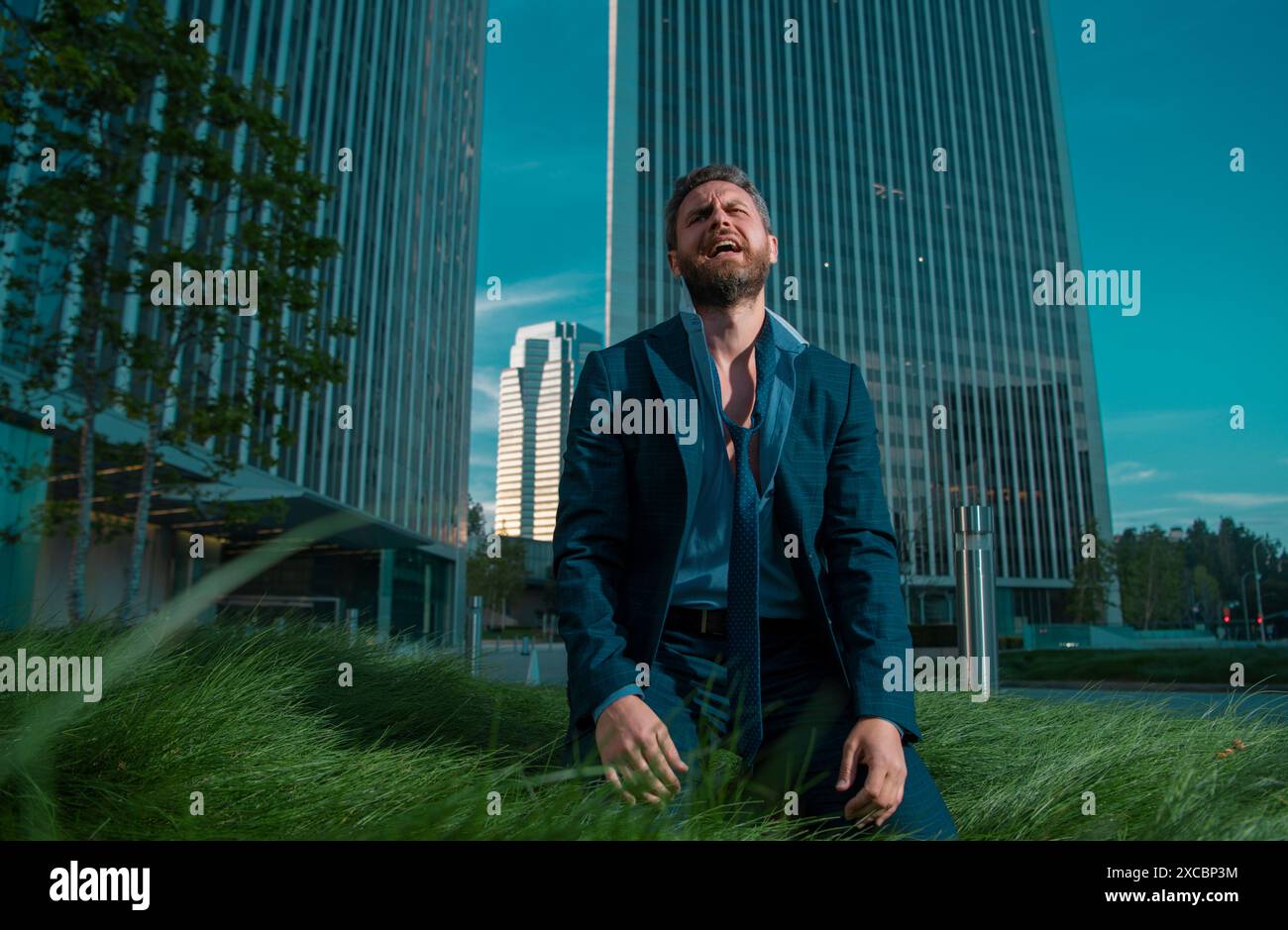 Outdoor portrait man feeling shocked hi-res stock photography and ...