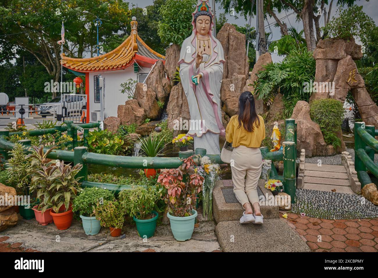 Thean Hou Temple in Kuala Lumpur, Malaysia is a six-tiered temple of ...