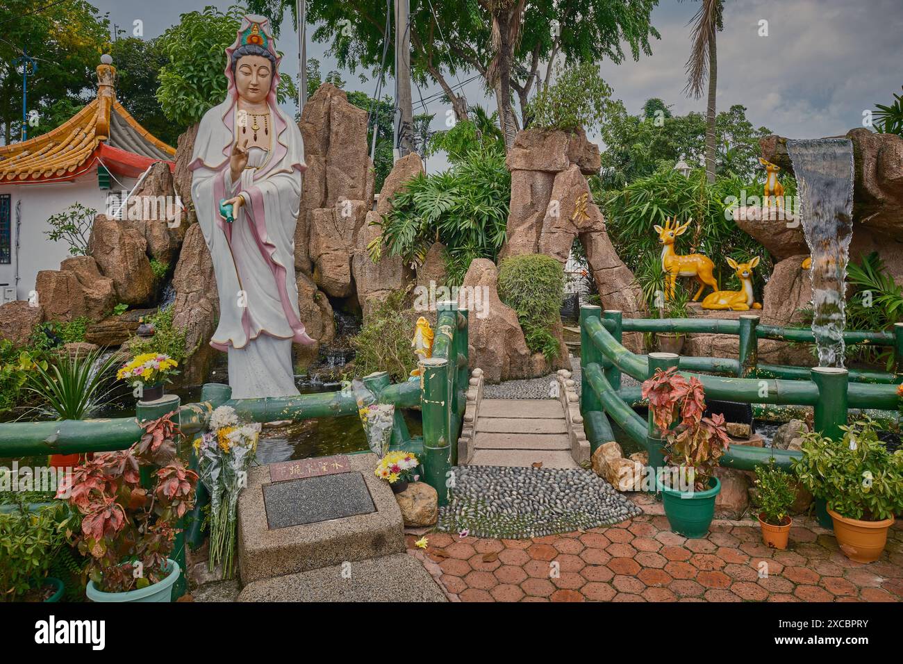 Thean Hou Temple in Kuala Lumpur, Malaysia is a six-tiered temple of ...