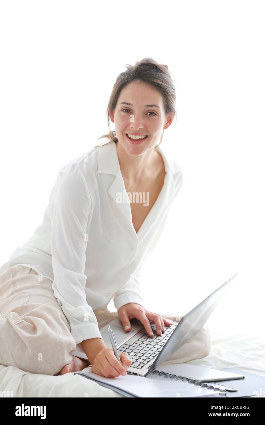 Documents laptop black woman hi-res stock photography and images - Alamy