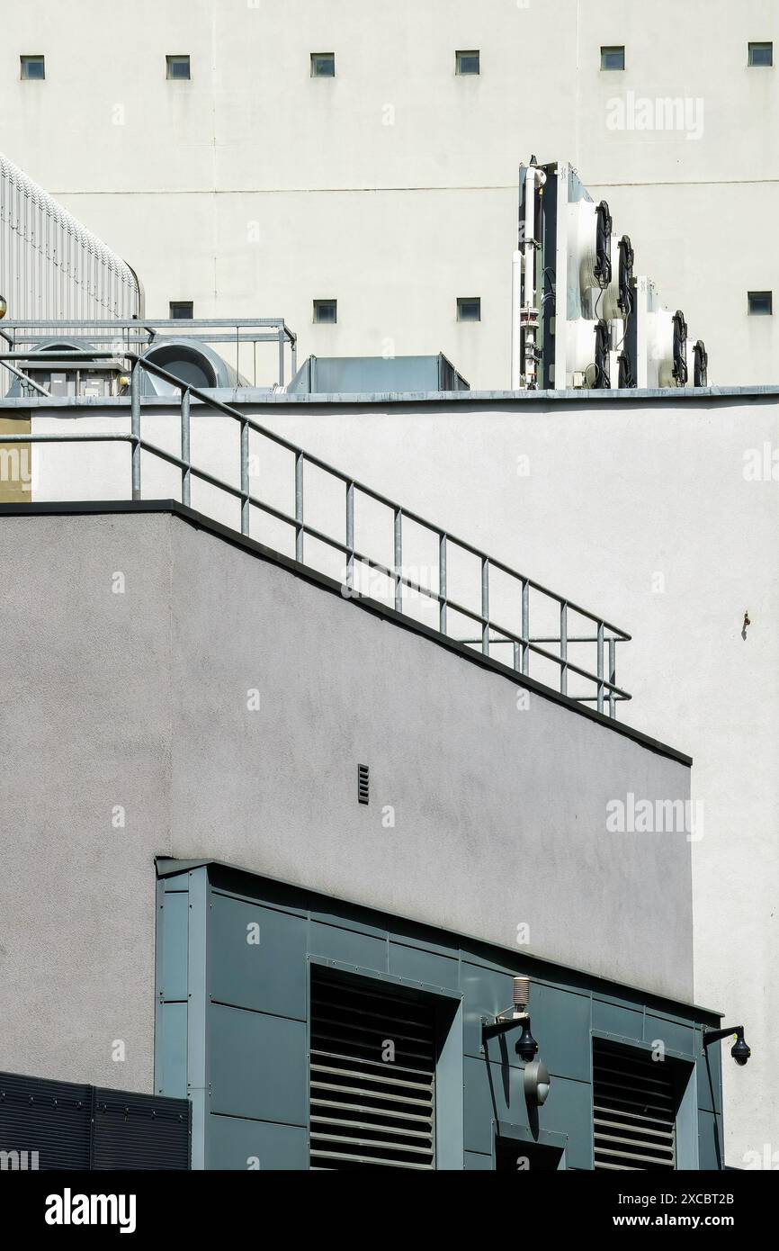 Utilitarian architecture hi-res stock photography and images - Alamy