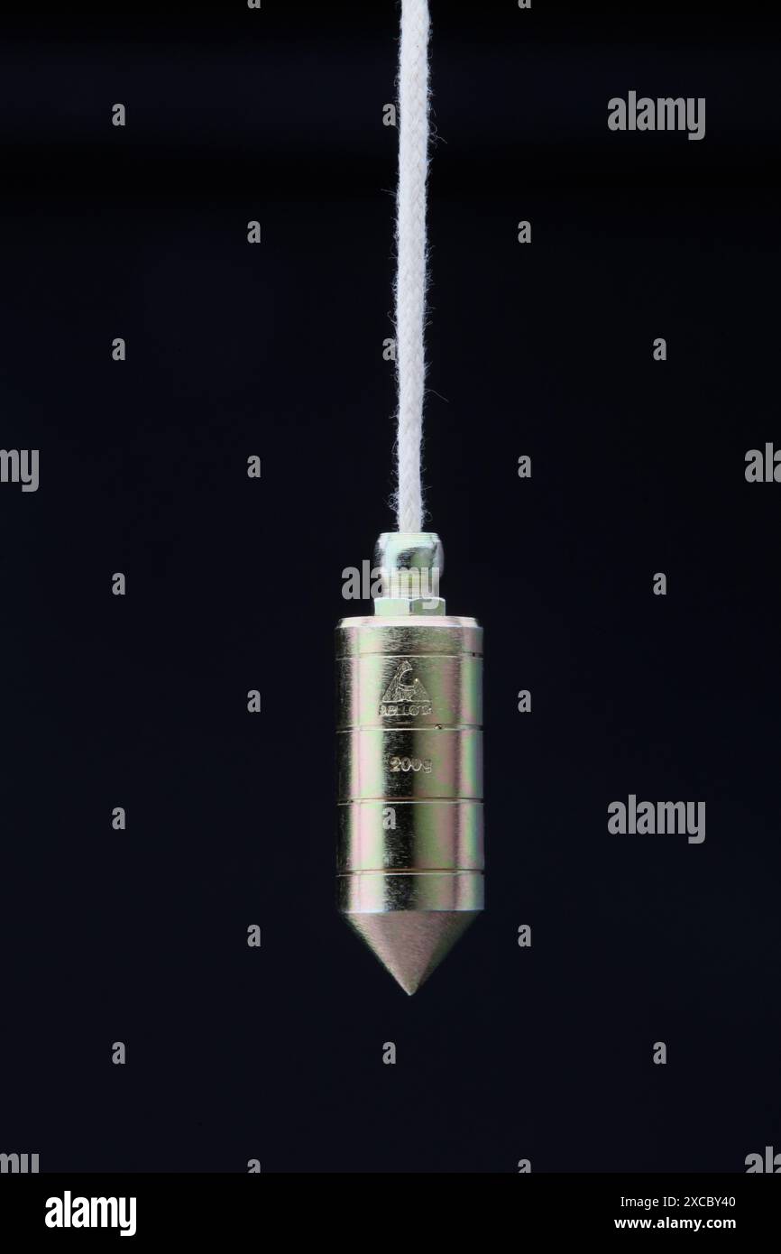 Plumb line hi-res stock photography and images - Alamy