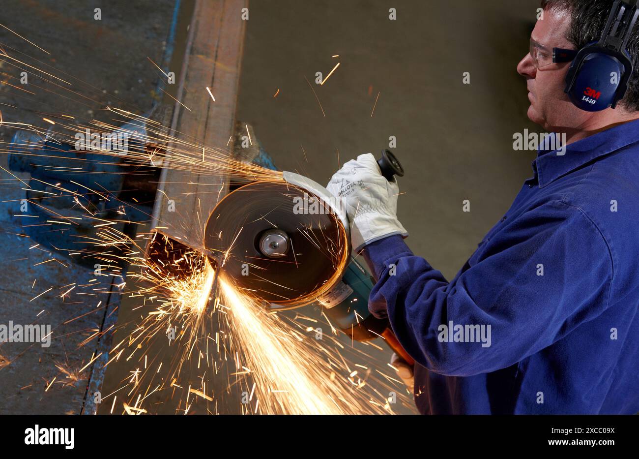 Cutting square hollow steel section, grinding machine with abrasive ...