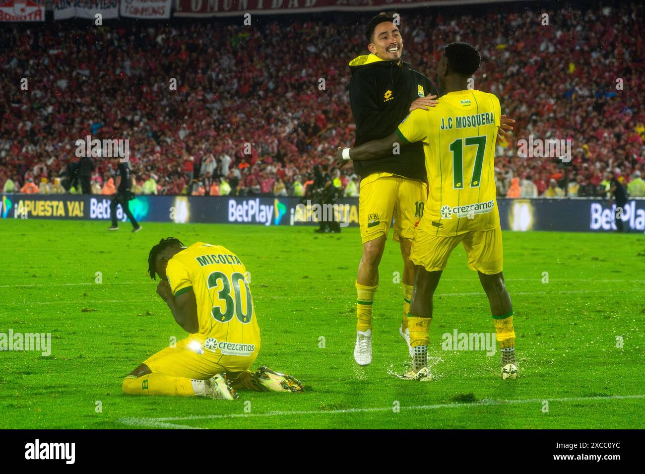 Atletico Bucaramanga's Joider Micolta (L), Fabian Sambueza (C) and Juan ...