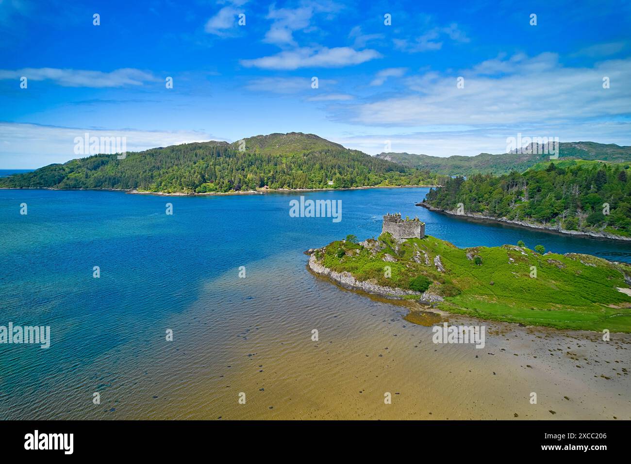 Castle Tioram blue sky over the ruins on Eilean Tioram Island in Loch ...
