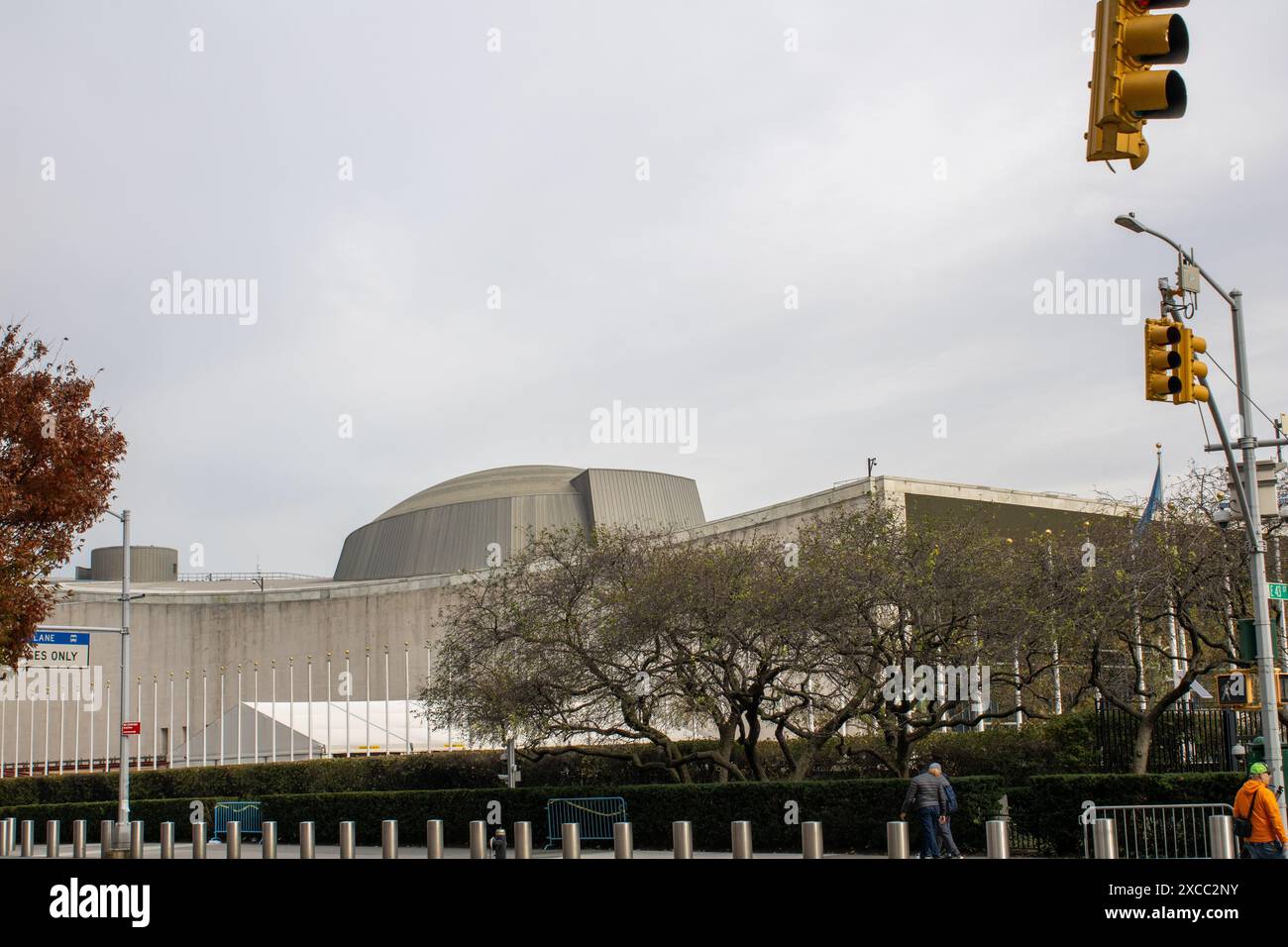 Building united nations headquarters hi-res stock photography and ...